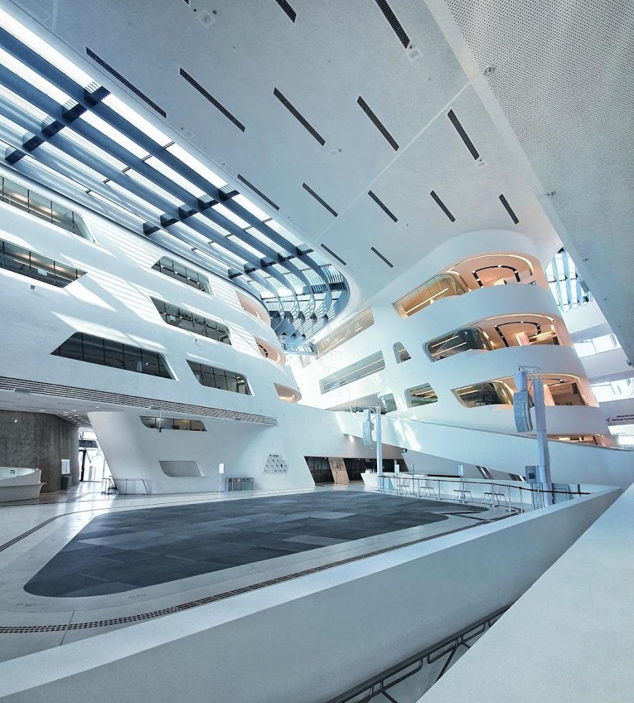 WU and Vienna: Two Points of Attraction for International Students - WU ...